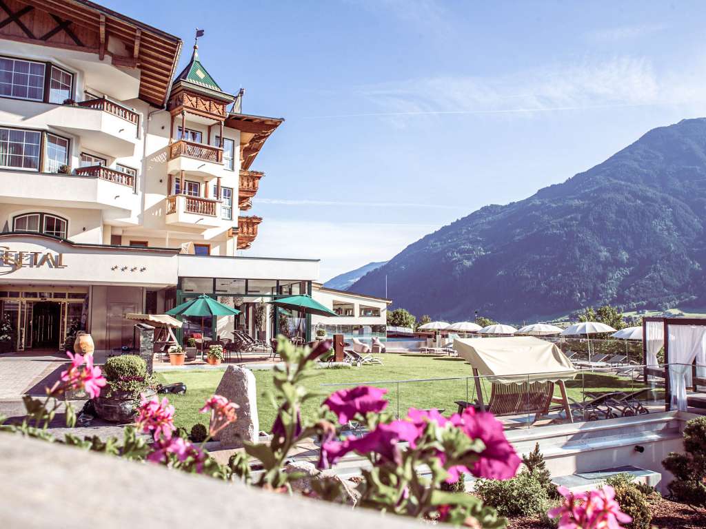 Über unser 4 *S Kinderhotel im Zillertal in Tirol - Alpin Family Resort ...